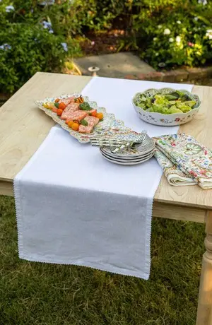 JULISKA Berry Scallop Linen Table Runner