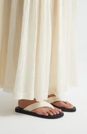 THE ROW Dune Classic Ginza Flip Flop - Ivory/black