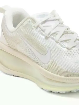 Nike Vomero 18 Sneakers