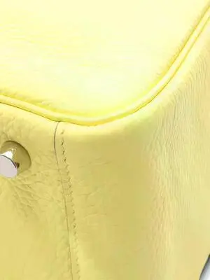 Hermès 2023 Lindy 26 Leather Shoulder Bag - Yellow