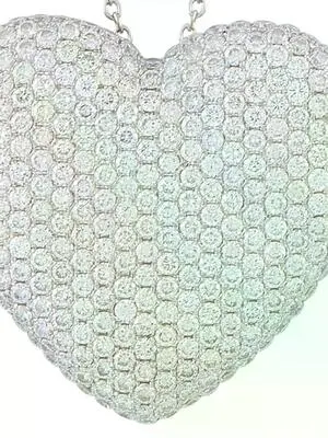 LB EXCLUSIVE Heart Pendant Diamond Necklace