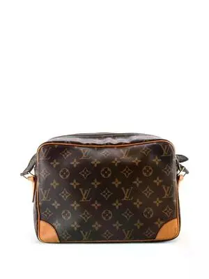 LOUIS VUITTON Nil 28 Messenger Bag Monogram Canvas