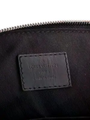 LOUIS VUITTON Discovery Messenger Bag Damier Infini Leather Pm