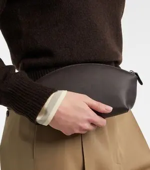 THE ROW Melinda Leather Clutch - Brown
