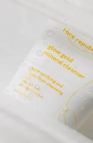 FACE REPUBLIC Glow Gold Mineral Cleanser