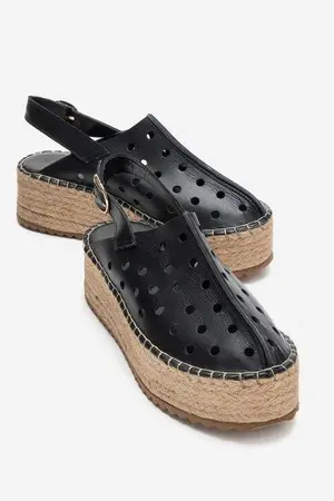 FOREVER & ALWAYS SHOES Fraga Leather Wedge Sandal - Black