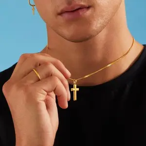 AMY KAHN Cross Pendant