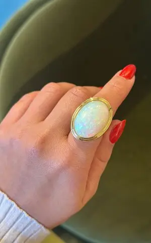Goshwara 18k Yellow Gold Opal Ring