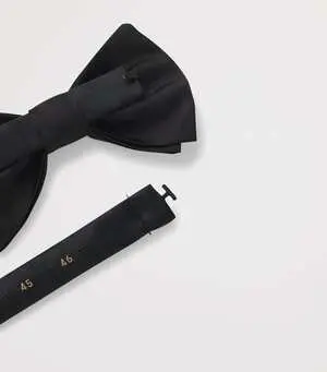 BOSS Silk Pre-tied Bow Tie
