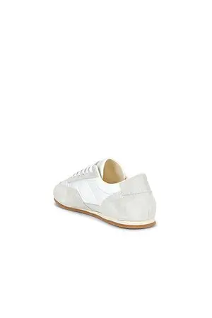 COMMON PROJECTS Minimal Runner Sneaker