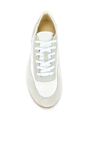 COMMON PROJECTS Minimal Runner Sneaker