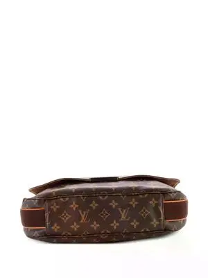 LOUIS VUITTON Beaubourg Messenger Bag Monogram Canvas Gm