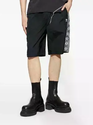 UMBRO Logo-embroidery Shorts