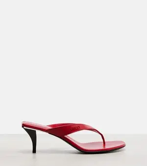 Gucci Vittoria Leather Thong Sandals