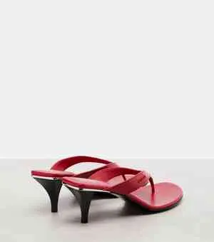 Gucci Vittoria Leather Thong Sandals