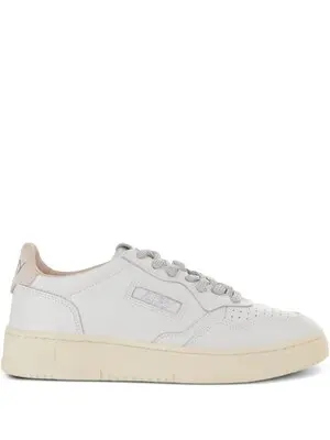 AUTRY Medalist Low Wo' Leather Swoll Sneakers - White