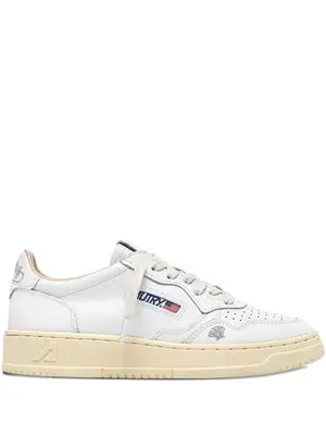 AUTRY Medalist Low Wo" Leather Shell Sneakers - White