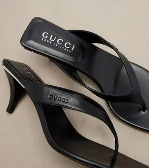 Gucci Vittoria Leather Thong Sandals - Black