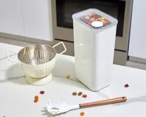 IDESIGN Extra Large Canister With Removable Pour Capset Of 4white