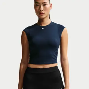 Nike Effortless Essential Kickshort - Black