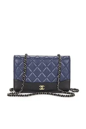 Chanel Lambskin Gabrielle Wallet On Chain - Blue