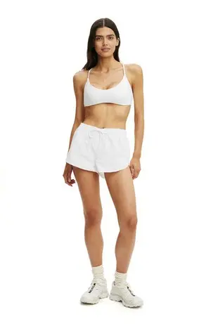 BODY Active Ultra Soft Scoop V Crop - White