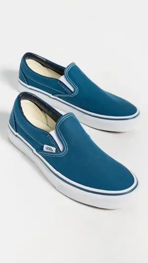VANS Classic Slip-on Sneakers