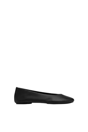 ST. AGNI Low Scoop Ballet Flat In Leather - Black