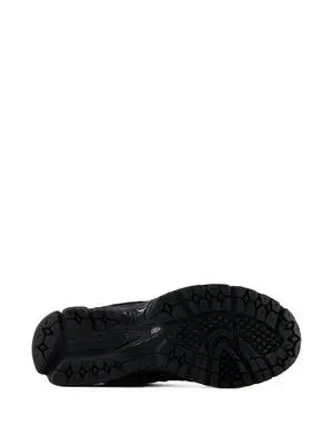 NEW BALANCE 2002r Sneakers - Black