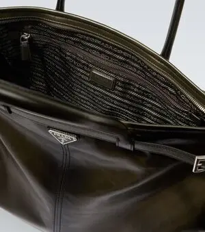 Prada Bonnie Leather Tote Bag - Black