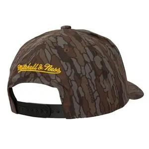 Mitchell & Ness Boston Bruins Hidden Pro Crown Adjustable Hat
