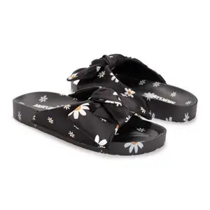MUK LUKS Island Luau Sandals