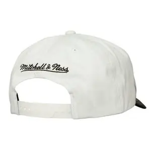 Mitchell & Ness White Chicago Bulls Dip Dye Pro Crown Adjustable Hat