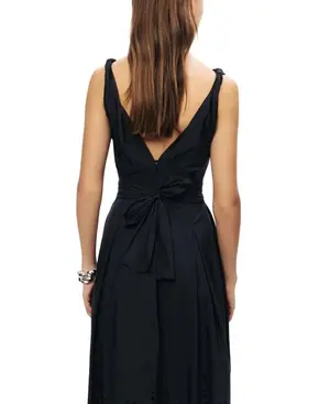 NOCTURNE Sleeveless Embroidered Midi Dress