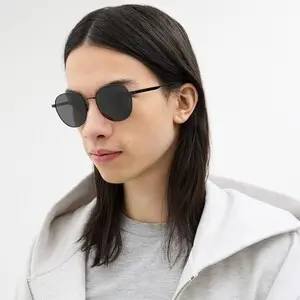 COACH Metal Hangtag Round Sunglasses - Black