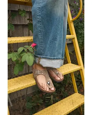 BIRKENSTOCK Gizeh Rivets Thong Sandals - Beige