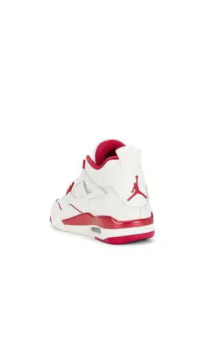 JORDAN 4 Retro Sneaker