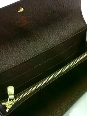 LOUIS VUITTON 2005 Check Wallet