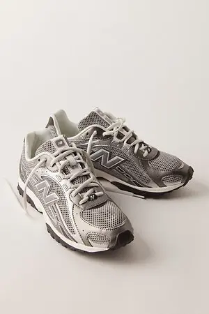 NEW BALANCE 204l Sneakers - Grey