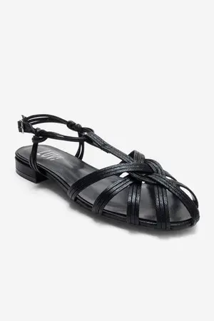PROLOGUE SHOES Block Heel Sandal - Black