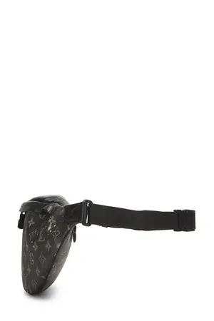 LOUIS VUITTON Monogram Galaxy Discovery Bumbag - Black