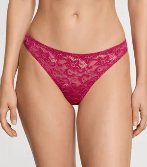 Hanro Lace Moments Thong - Red
