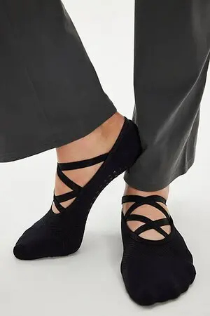 Free People No Show Pilates Grip Socks - Black