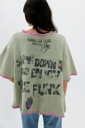 MAGNOLIA PEARL Enjoy The Funk Vetiver Short Sleeve Sweatshirt