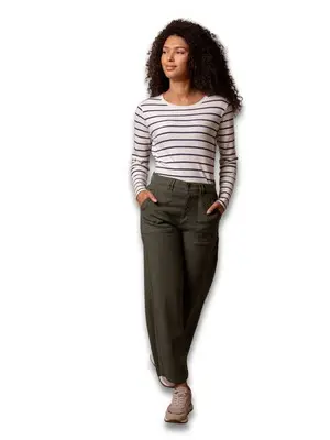 CELTIC & CO. Wide Leg Pleat Front Pant