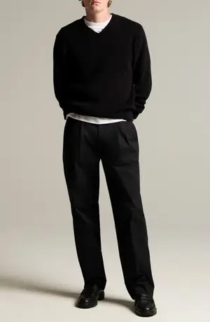 Vince Solid V-neck Ribbed Sweater - Black