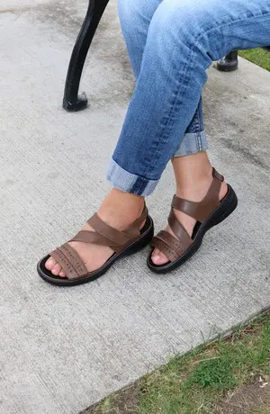 PROPET Garnet Sandal - Bison Brown