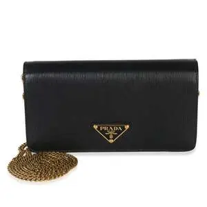 Prada Vitello Move Wallet On Chain