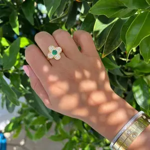 GEMMA AZZURRO Gold Clover Emerald Ring