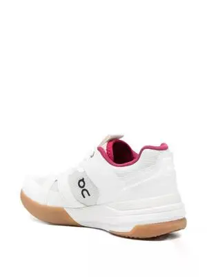 On Roger Clubhouse Lace-up Sneakers